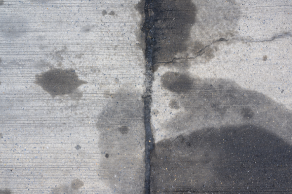 Best Oil Stain Removers For Concrete & Asphalt Driveways: Tips To Clean ...
